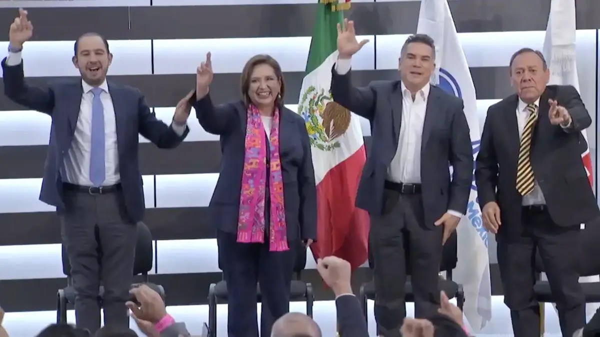 Xóchitl Gálvez se registró ante el INE como candidata presidencial ...